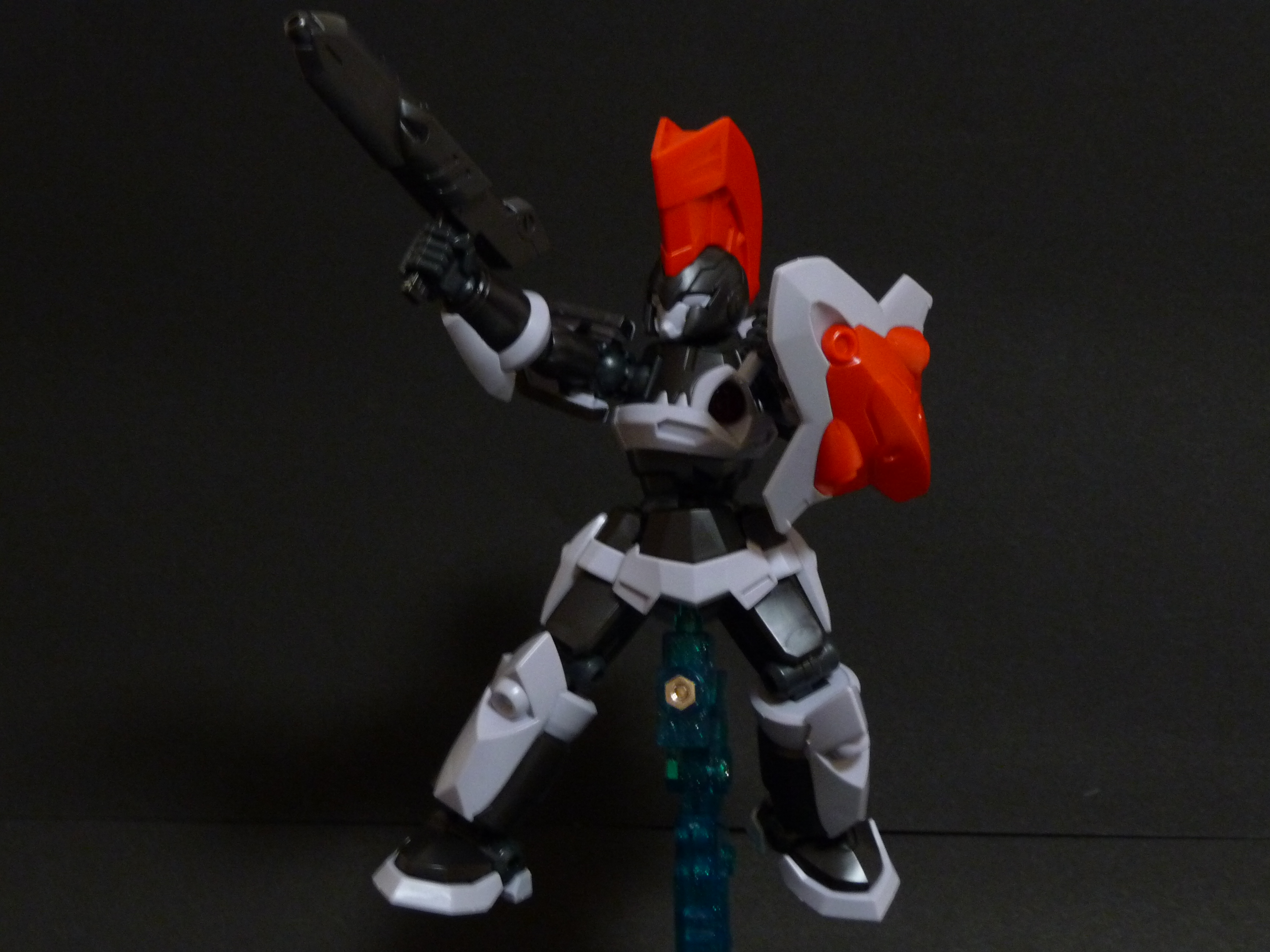 1/1 ダンボール戦機W LBX 018 アキレス・ディード買ってきました＆仮組みしました！: MASの日記